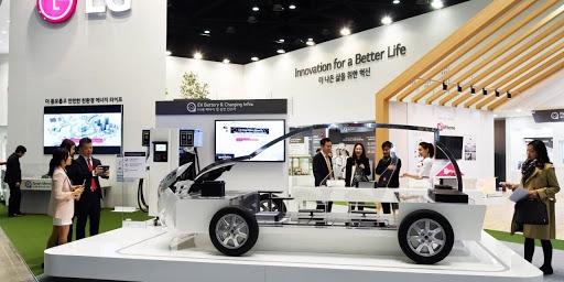 LG hopes to bag new battery cell deal with Tesla - EconoTimes