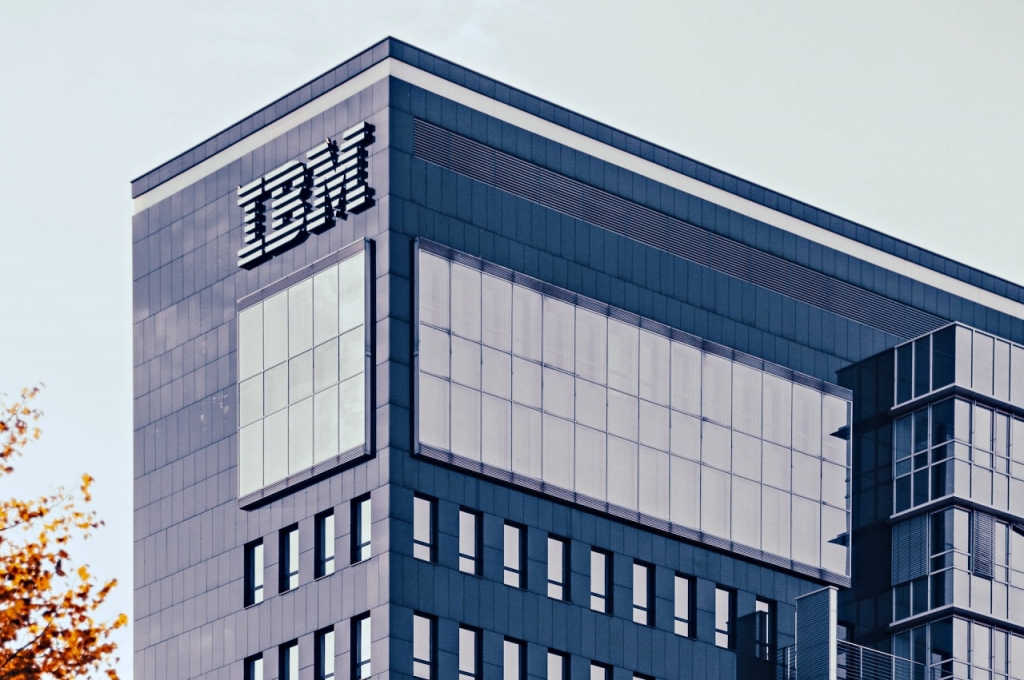 IBM Suspends Job Recruitment, Plans to Replace Thousands of Job Roles ...