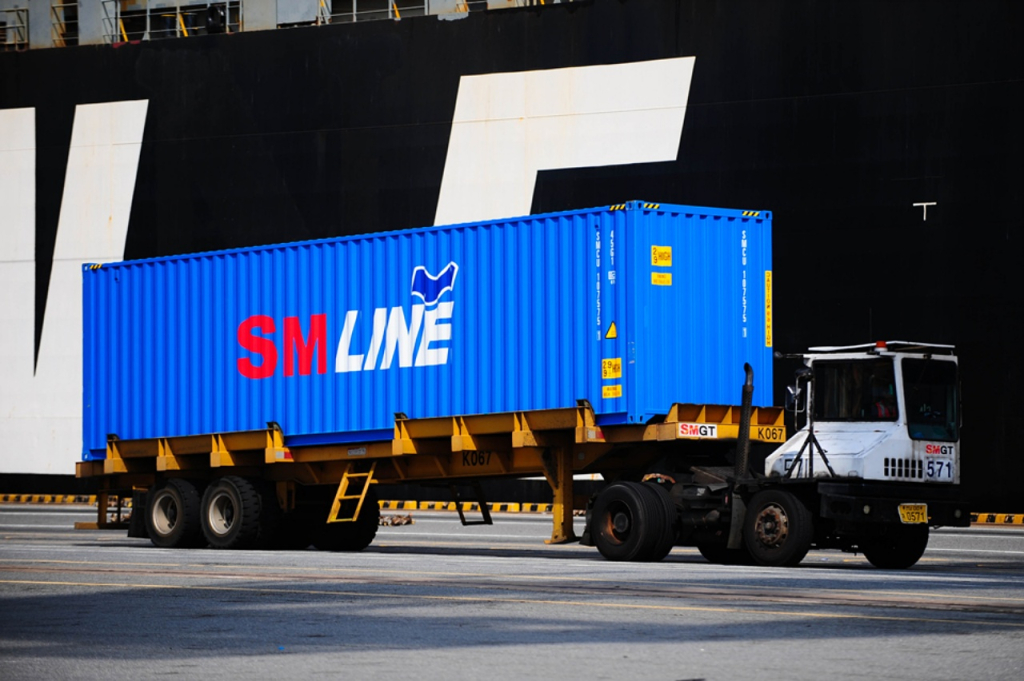 SM Group Plans to Acquire HMM If Price is Not Over $3.5B - EconoTimes