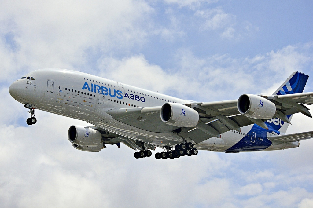 Airbus Recruits Former JetBlue CEO Robin Hayes to Lead North American ...