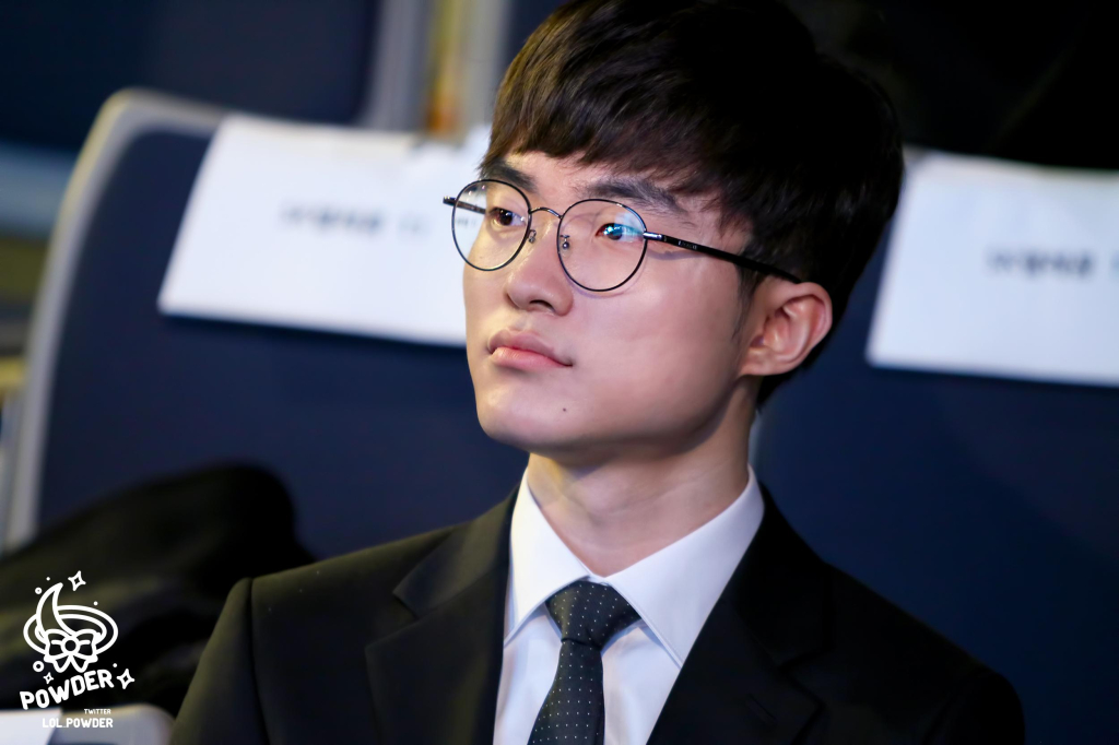 Samsung Teams With eSports Icon 'Faker' to Boost Odyssey Sales in China ...