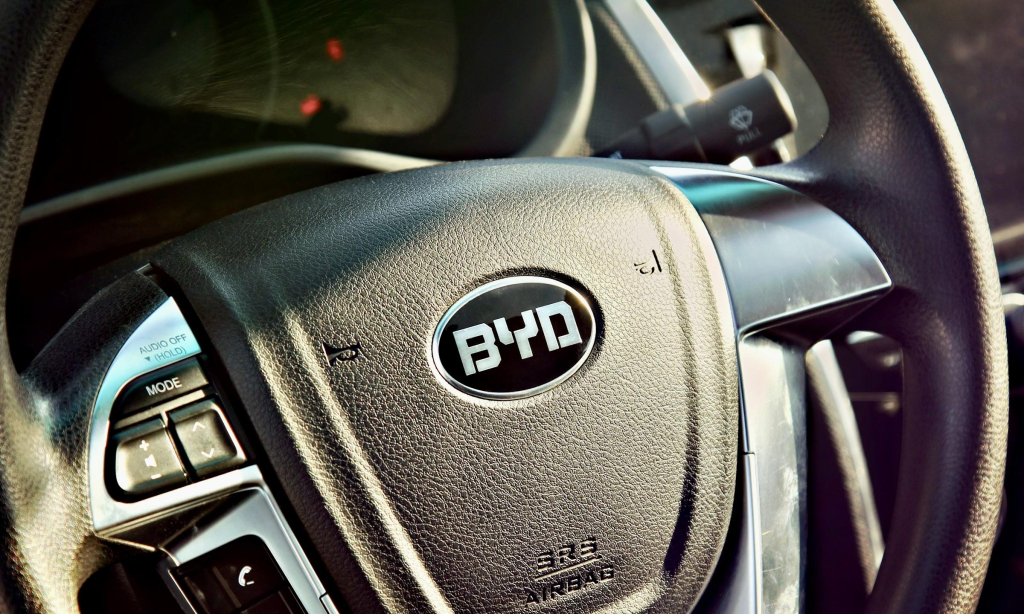 BYD Shark Debuts in Mexico, Rivals Tesla Cybertruck and Ford F-150 ...