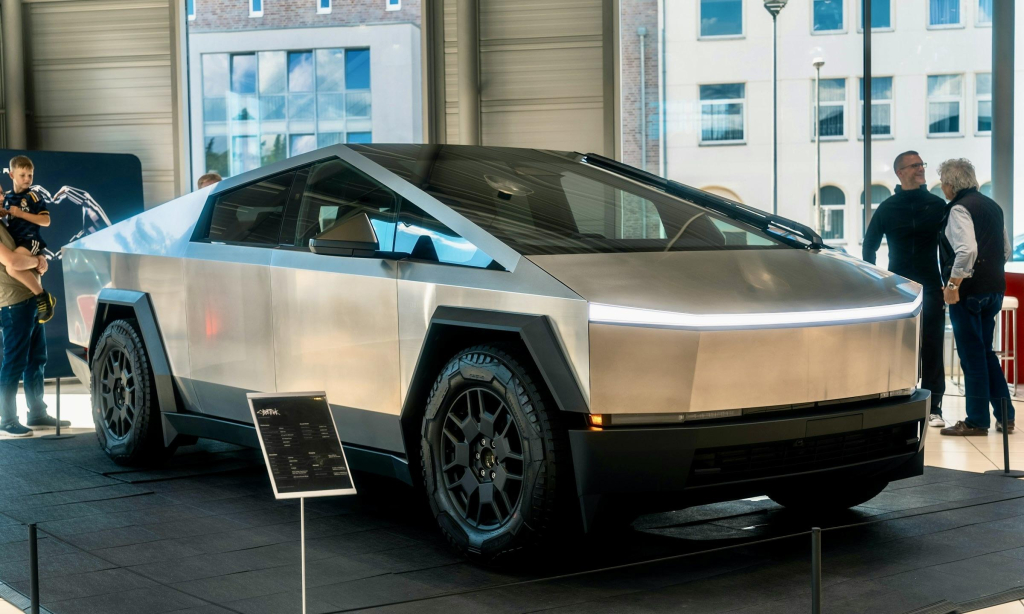 Cybertruck Engineer Reveals Critical Flaw—Why Tesla’s Power Outlets ...