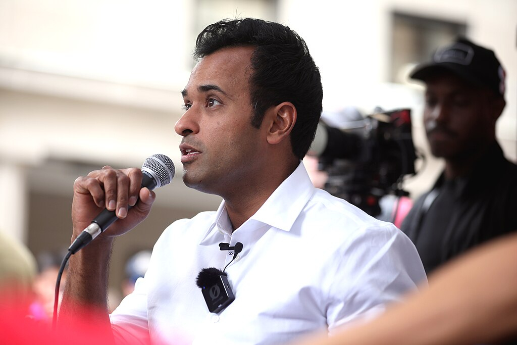 ‘Ramaswamy’s Bold Move!’ Vivek Joins Trash Crew After Biden Calls MAGA ...